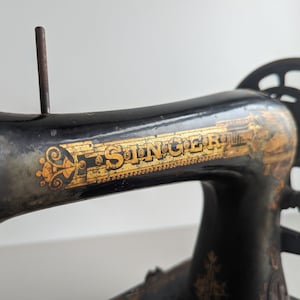 Vintage Singer Sewing Machine, 1940's, Not Working, for Decor - Etsy
