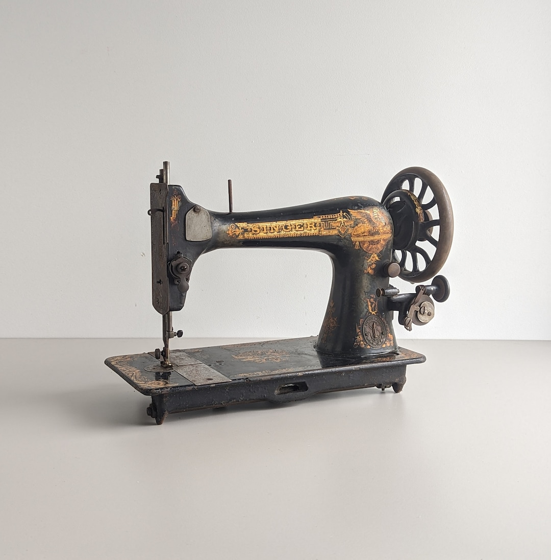 Vintage Singer Sewing Machine, 1940's, Not Working, for Decor - Etsy
