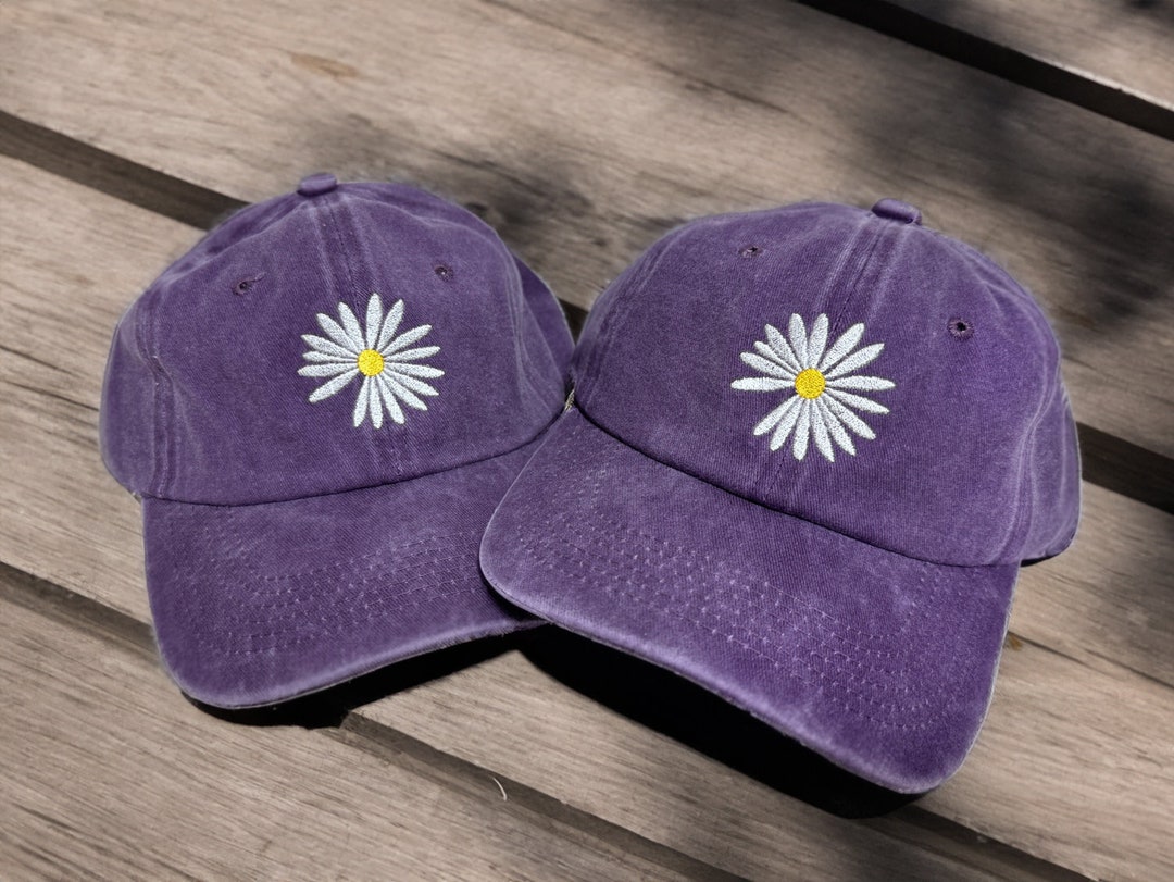 Daisy Flower Hat: Custom Embroidered Baseball Cap - Etsy