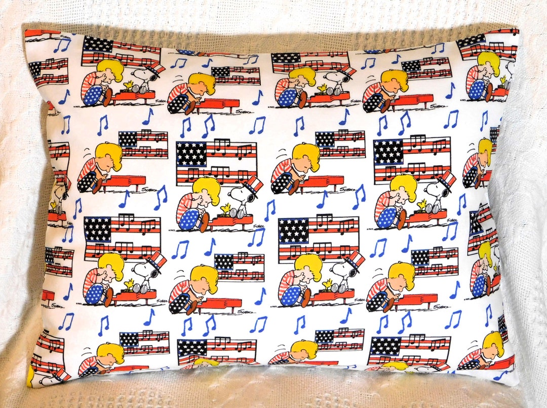 Patriotic Peanuts Linus and Snoopy Travel Size Pillowcase - 12"w X 16"l ...