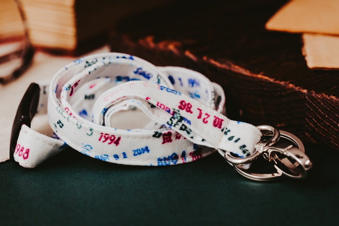 Library Lanyard - ID Holder - Book Lover Gift - Keychain - Etsy