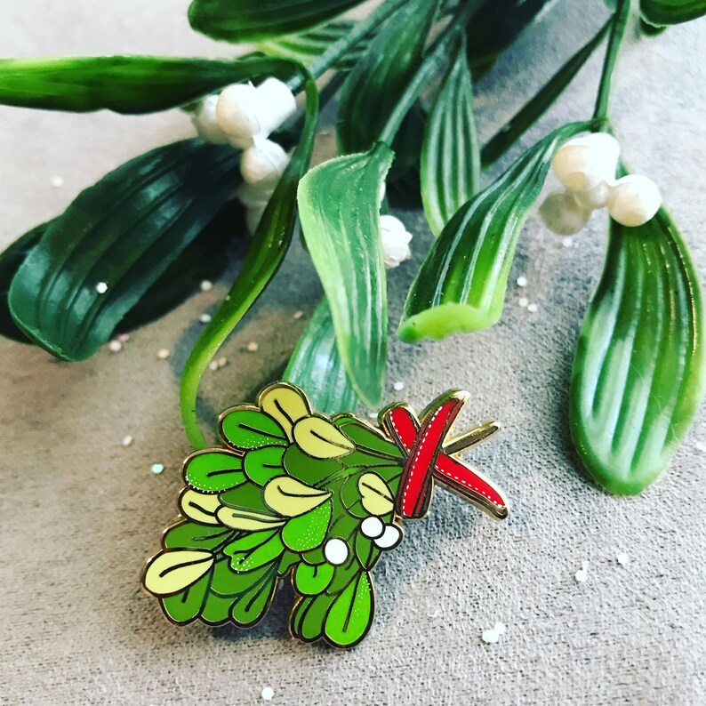 Mistletoe Holiday Enamel Pin - Etsy