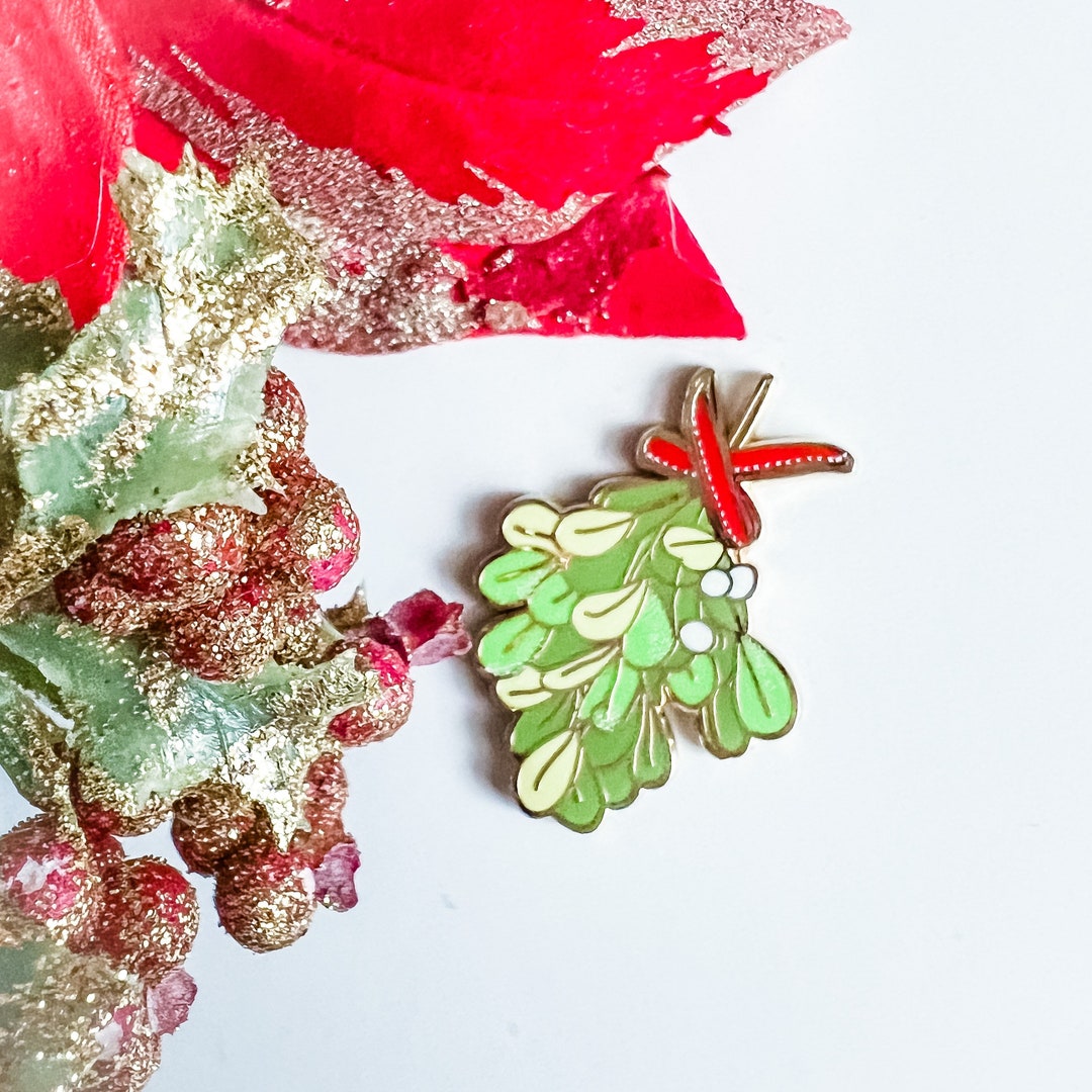 Mistletoe Holiday Enamel Pin - Etsy