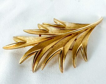 Vintage Trifari Gold Tone Leaf Brooch Large Signed Mid Century Leaf Pin ...