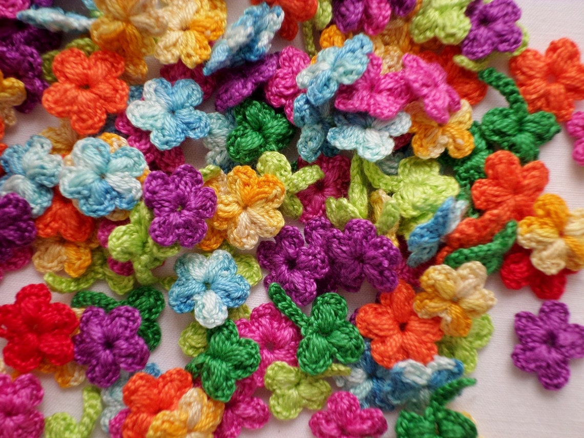 Set of 50 Tiny Crochet Flowers - Etsy