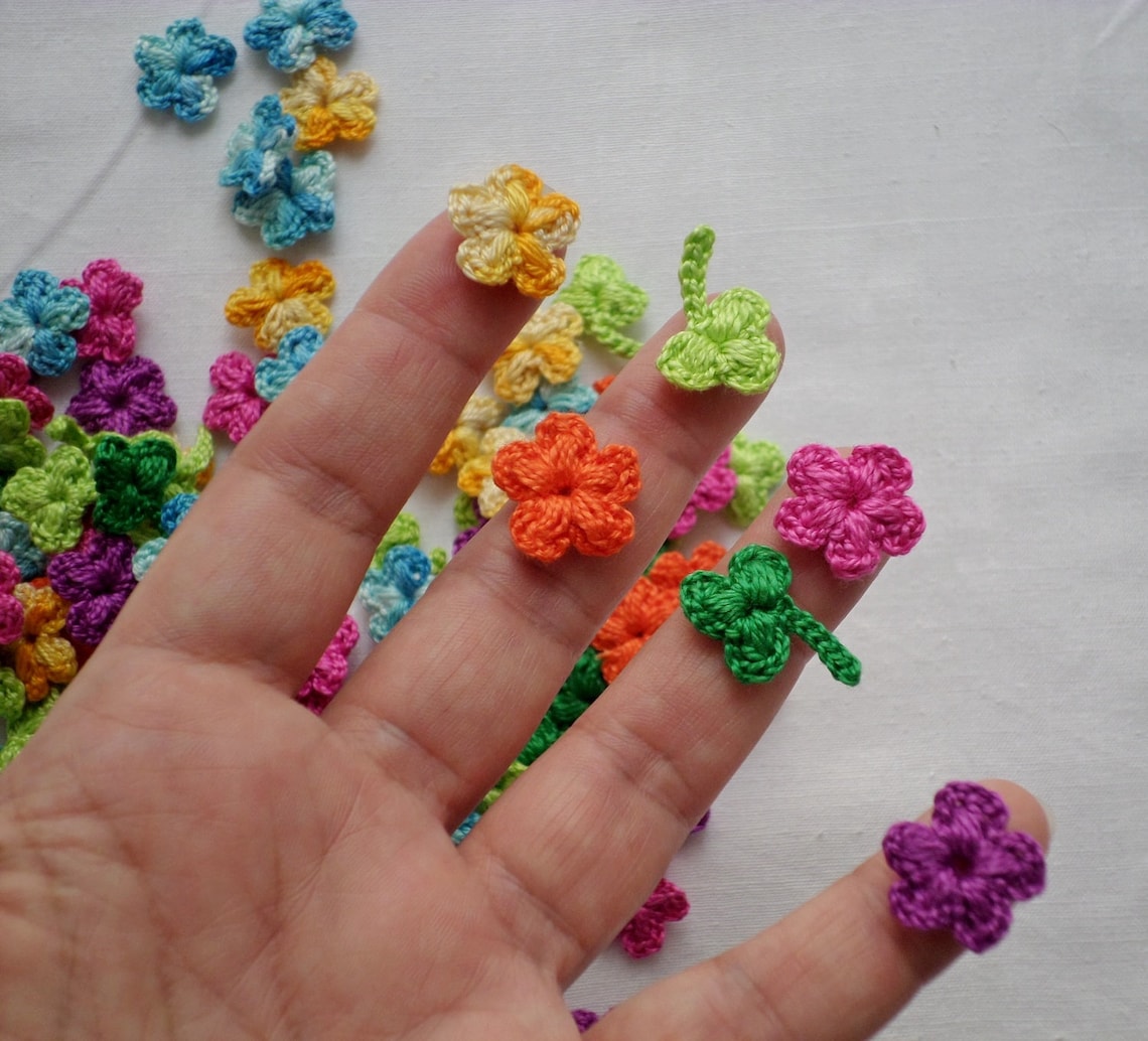 Set of 50 Tiny Crochet Flowers - Etsy
