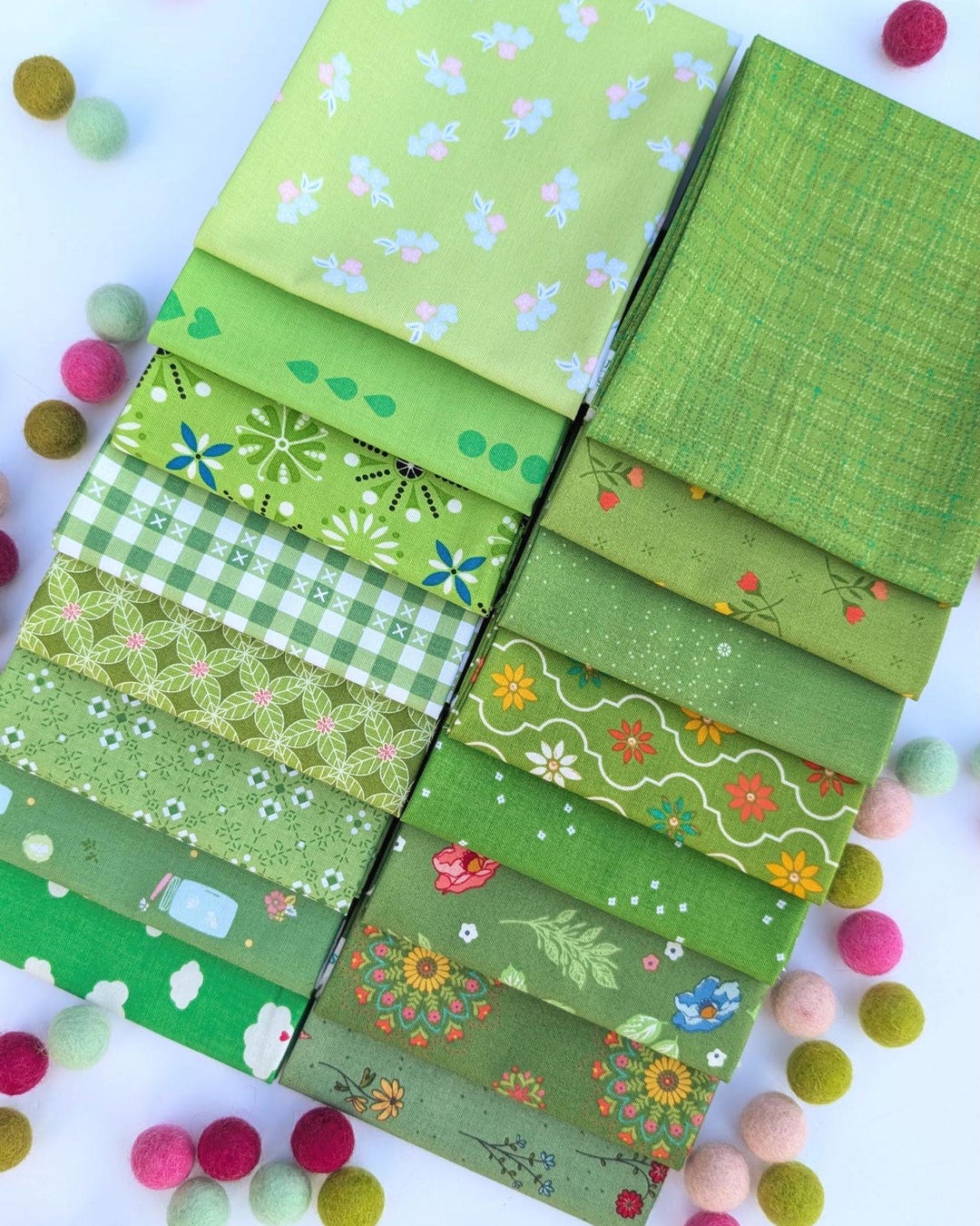 Gorgeous Greens Fabric Bundle; 16 Piece Fat Quarter Quilting Bundle ...