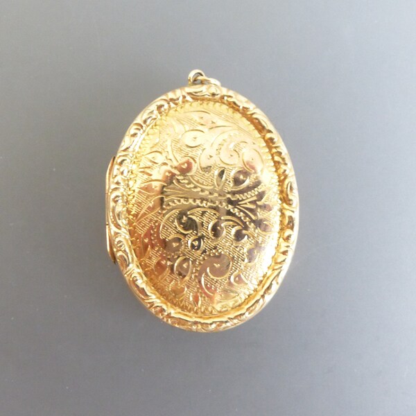Large Oval Locket - Etsy