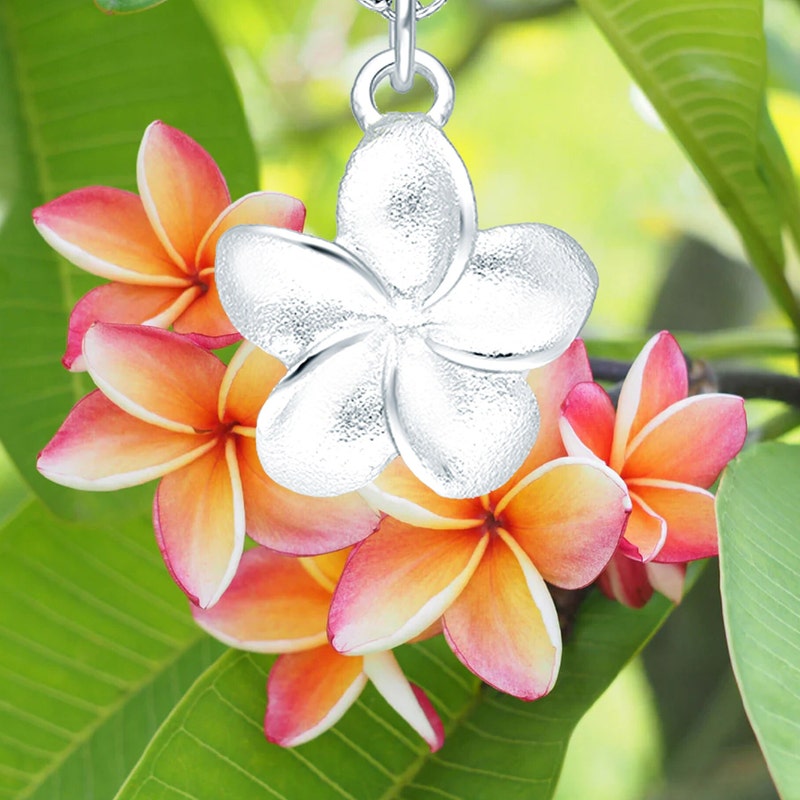 Hawaiian Flower Necklaces - Etsy