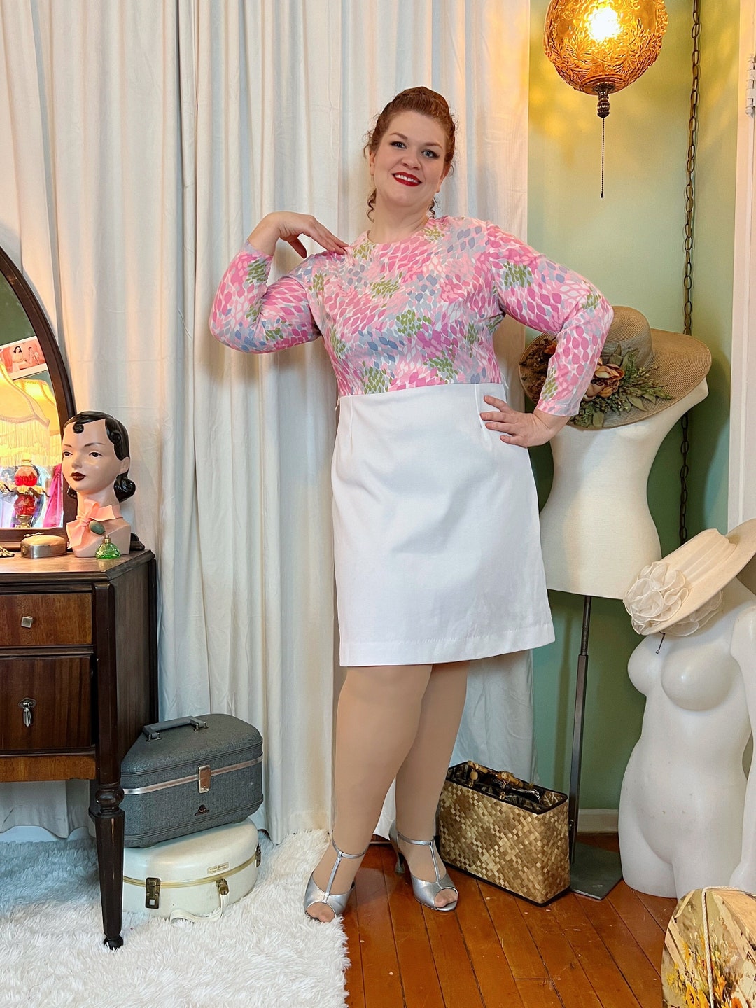 1970s Volup Pink and White Mod Leaf Motif Dress - Etsy