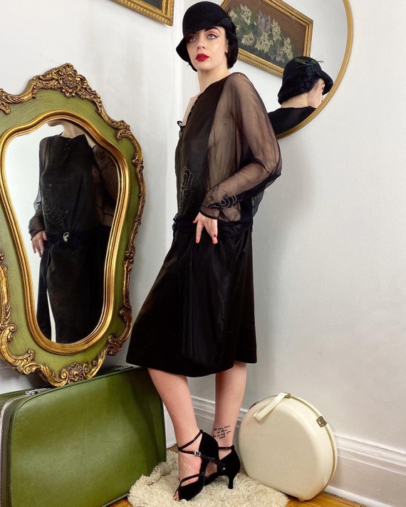 1920s Authentic Black Silk Flapper Dress with Rose Be… - Gem