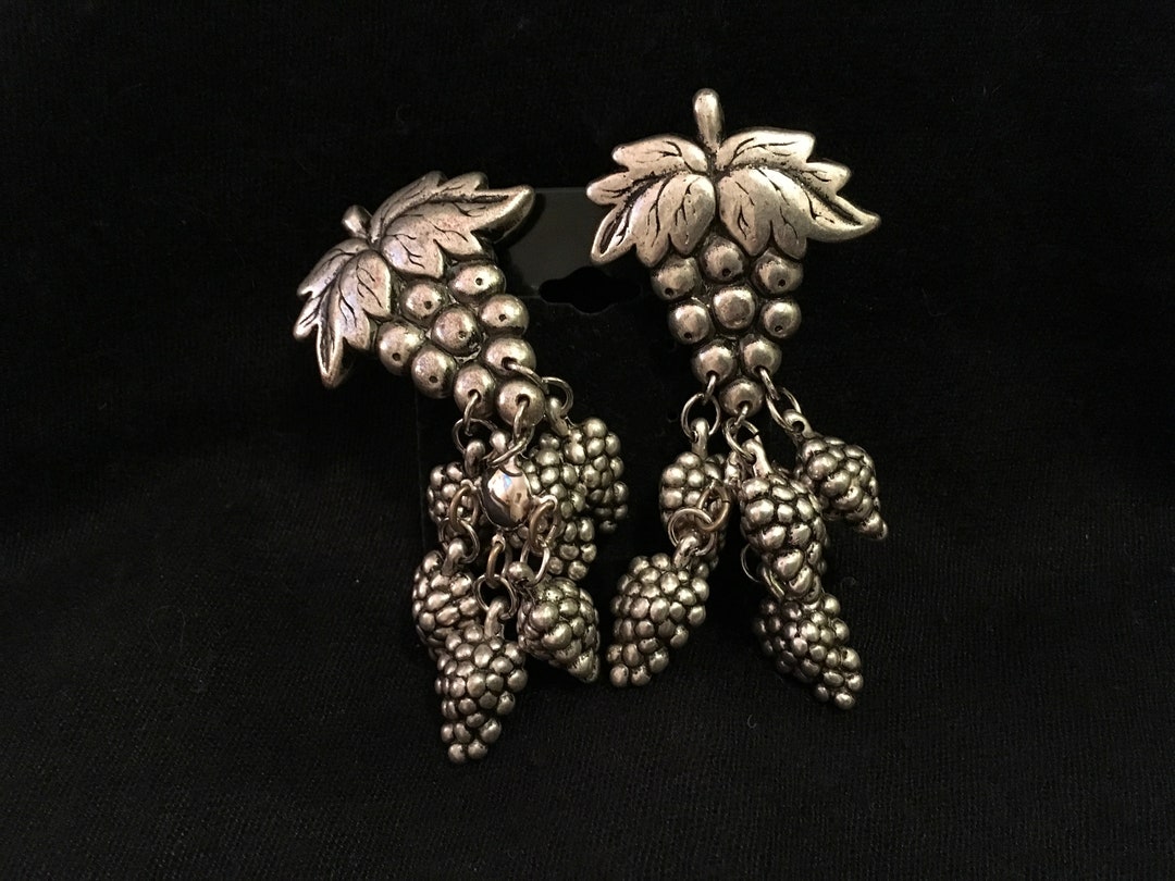 New Price! Vintage La Contessa by Mary Demarco Grape Earrings - Etsy