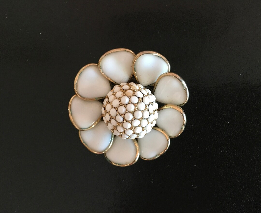 Vintage Milk Glass Flower Brooch - Etsy