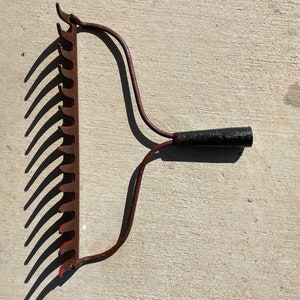 Rusty Farmhouse Rake Heads Choice Storage, Key Holder, Wine Glass, Mug ...