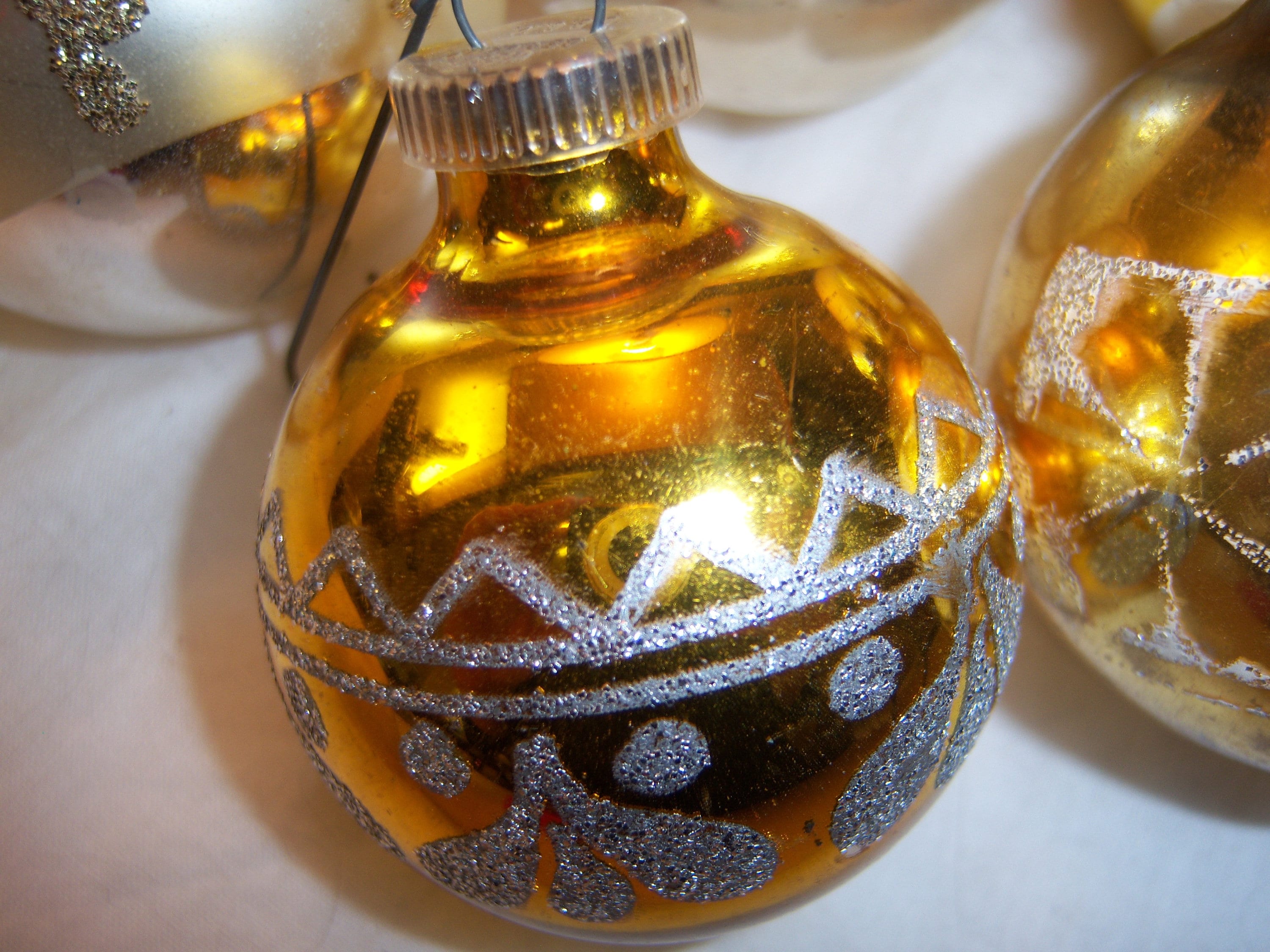 Vintage Shiny Brite & West Germany Stenciled Glitter Glass Mica ...