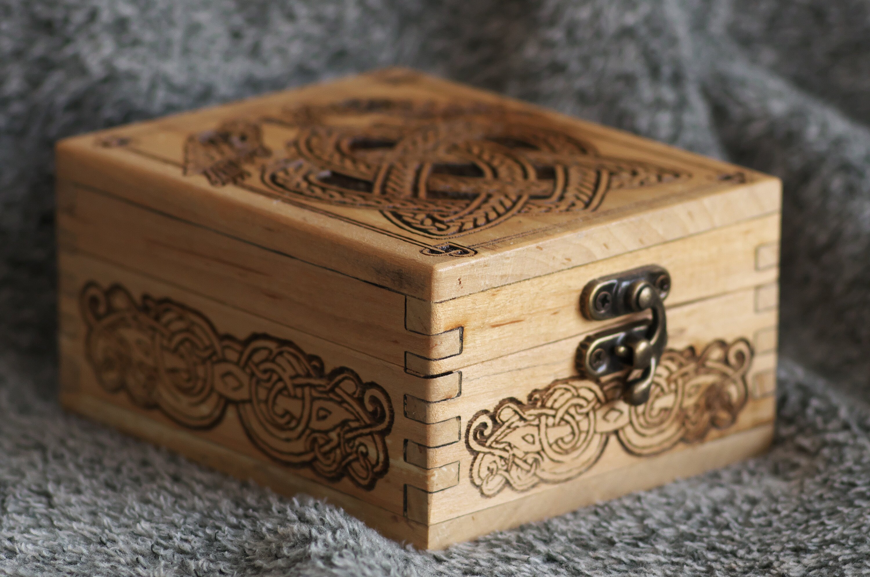 Celtic Themed Wedding Box - With Rings Inlay Alderwood Square Jevelery ...