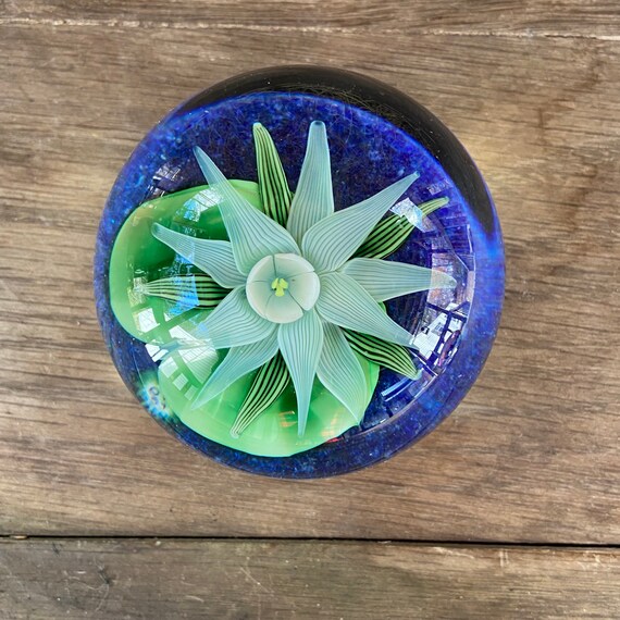 1984 Orient and Flume Flower Art Glass Paperweight B. Sillars - Etsy