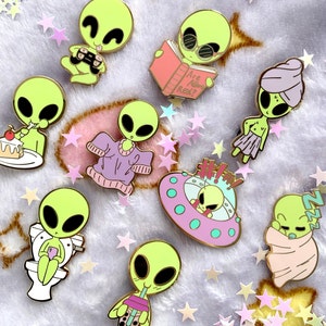 Aliens on Earth, Alien Enamel Pins, Cute Alien Gifts, Cute Enamel Pins ...