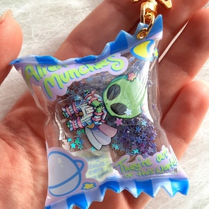 Alien Munchies, Snack Bag Charm, Cute Alien Gifts, Shaker Keychain ...