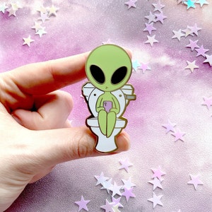 Aliens on Earth, Alien Enamel Pins, Cute Alien Gifts, Cute Enamel Pins ...