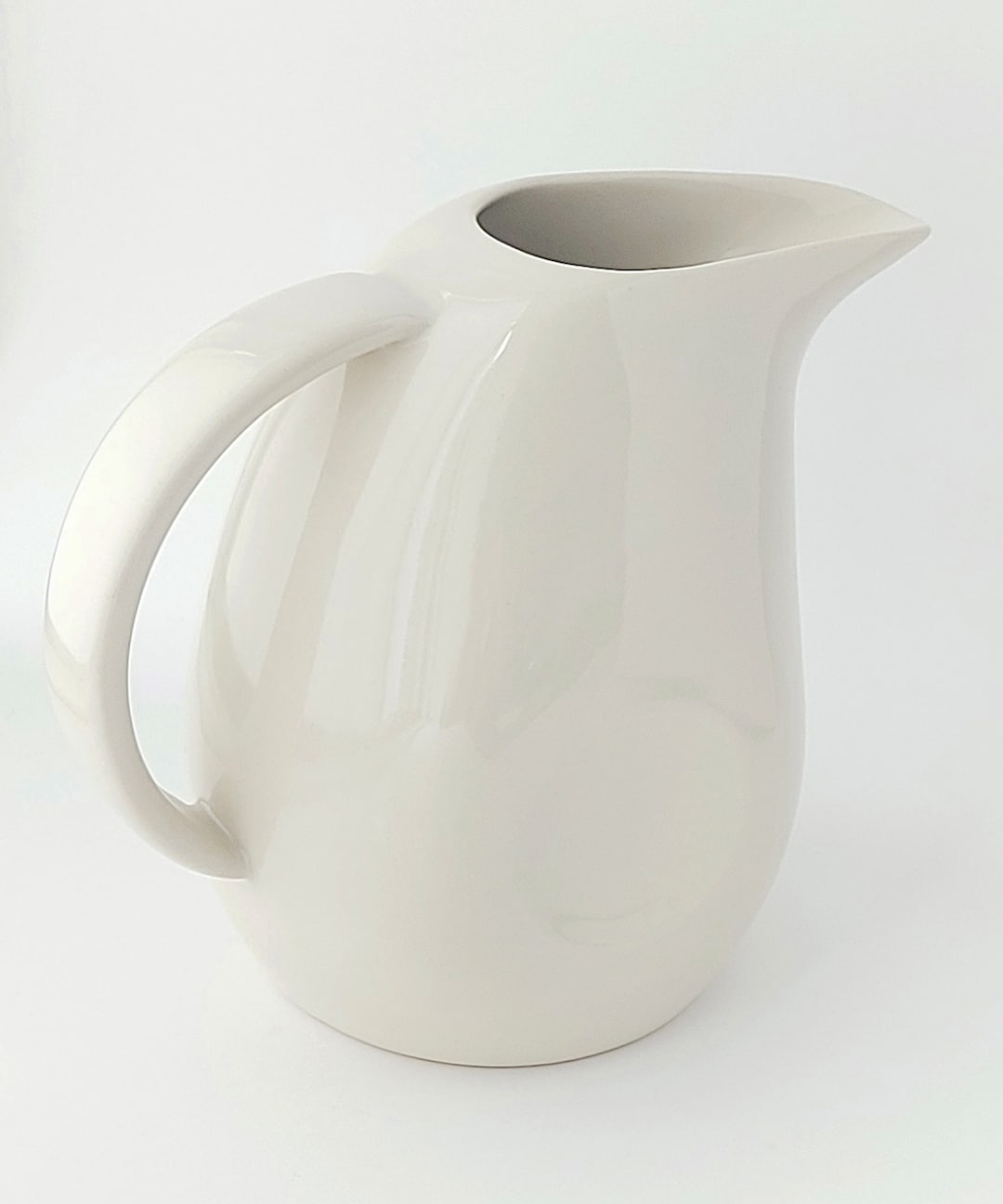 Modern Ceramic Water Jug, Perfect Pitcher, Lemonade or Sangria Jug ...