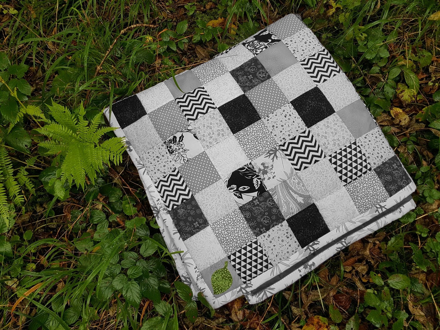 Grey Black White Patchwork Rag Quilt. Personalised Quilt Set. - Etsy