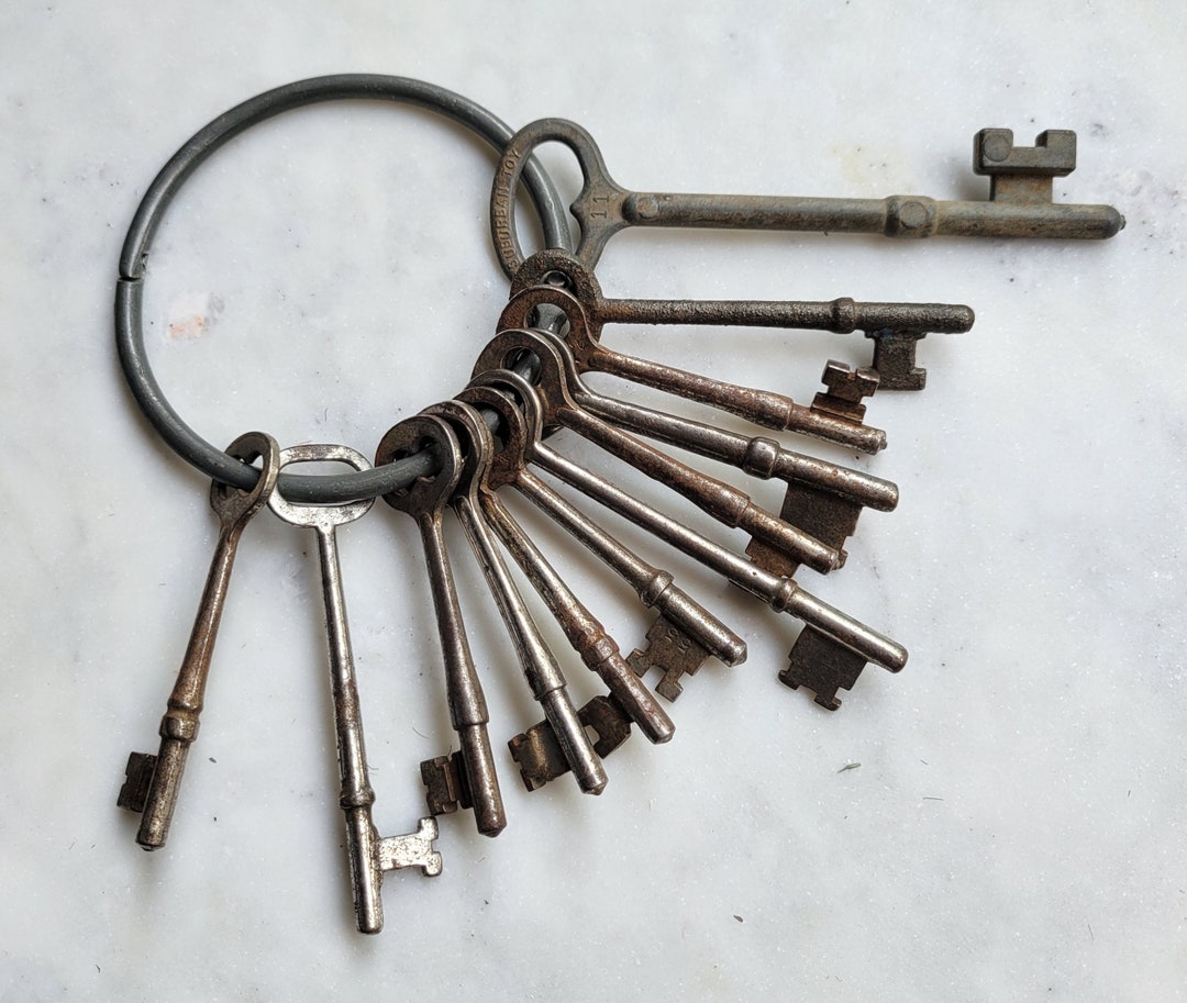 Antique Key Ring With 12 Skeleton Keys - Etsy