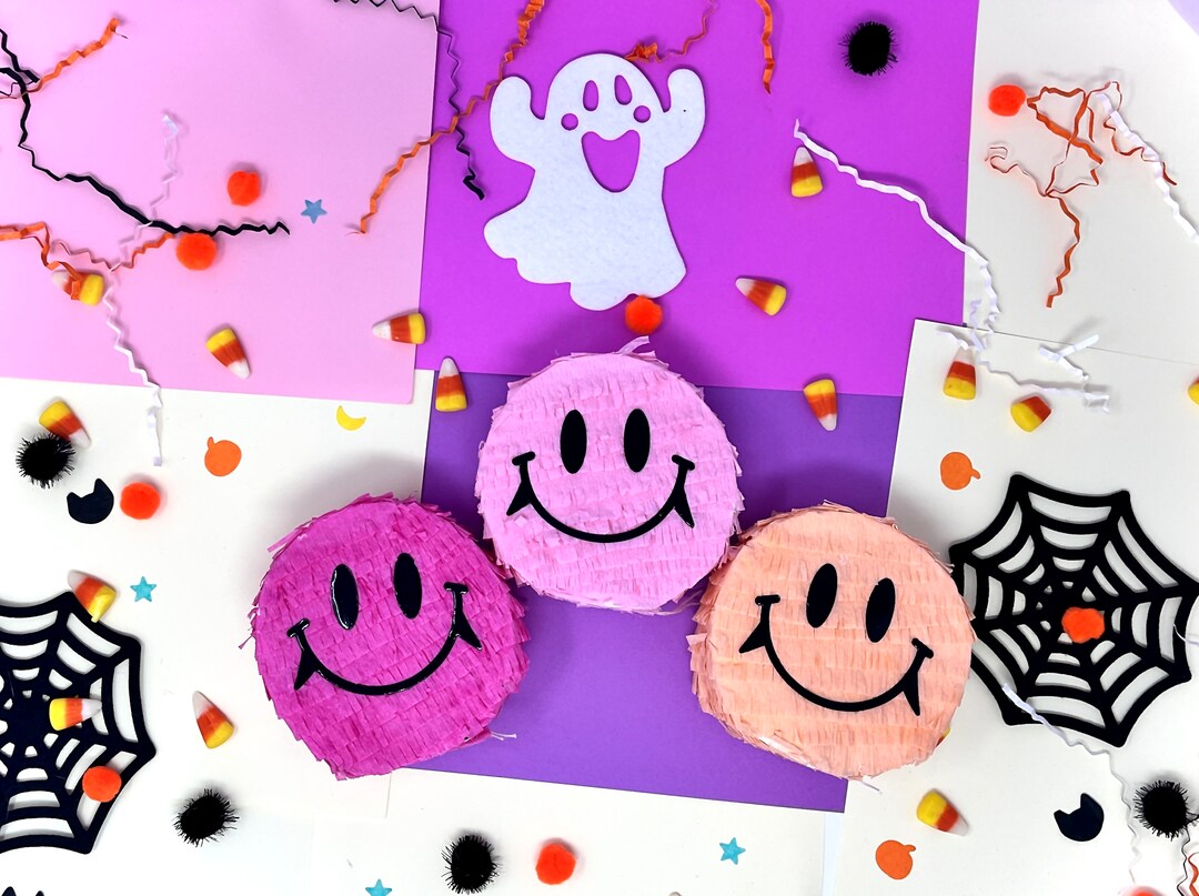 Groovy Halloween Spooky Smiley Mini Pinata Garland for Parties and ...