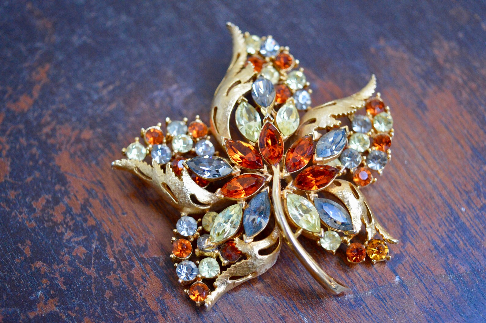 Vintage Brooch Leaf Brooch Floral Brooch Autumn Brooch - Etsy