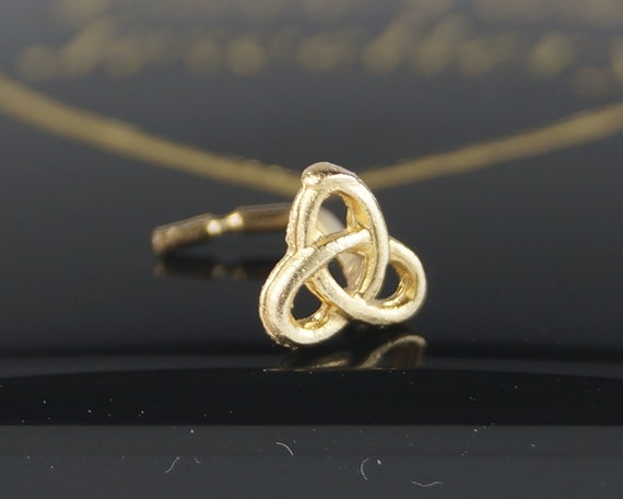 9ct gold nose stud store