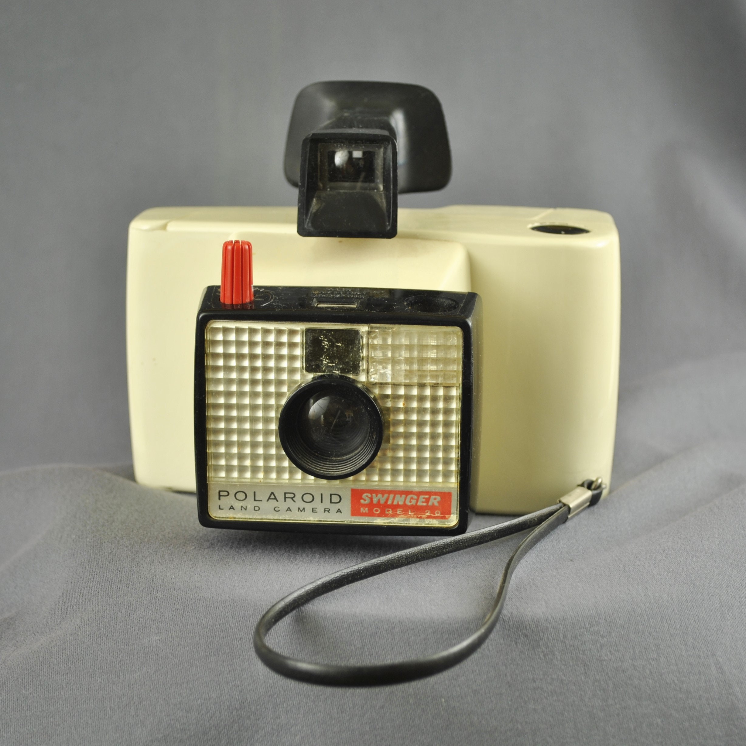 Vintage Polaroid Swinger Land Camera Model 20 - Plus AG 1 Flash Bulbs ...