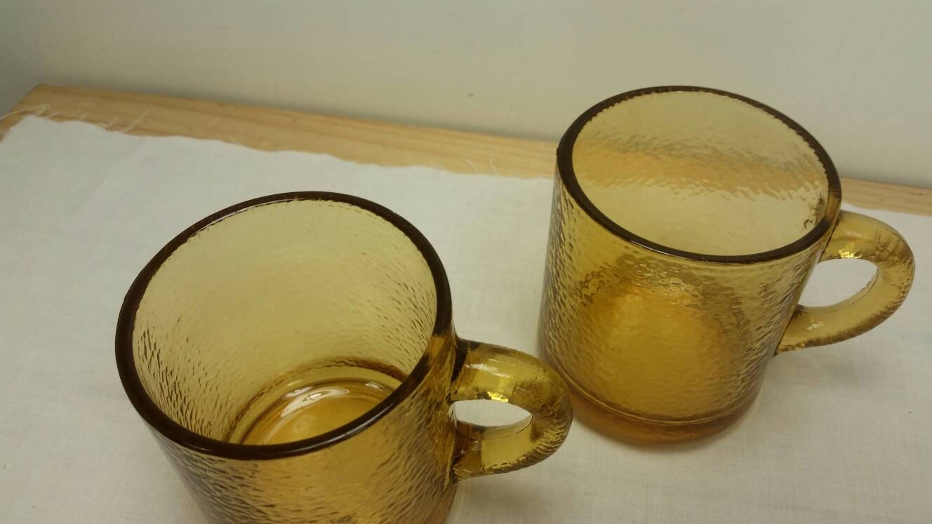 ANCHOR HOCKING Amber MUG 1 With Textured Glass in Great Condition ...