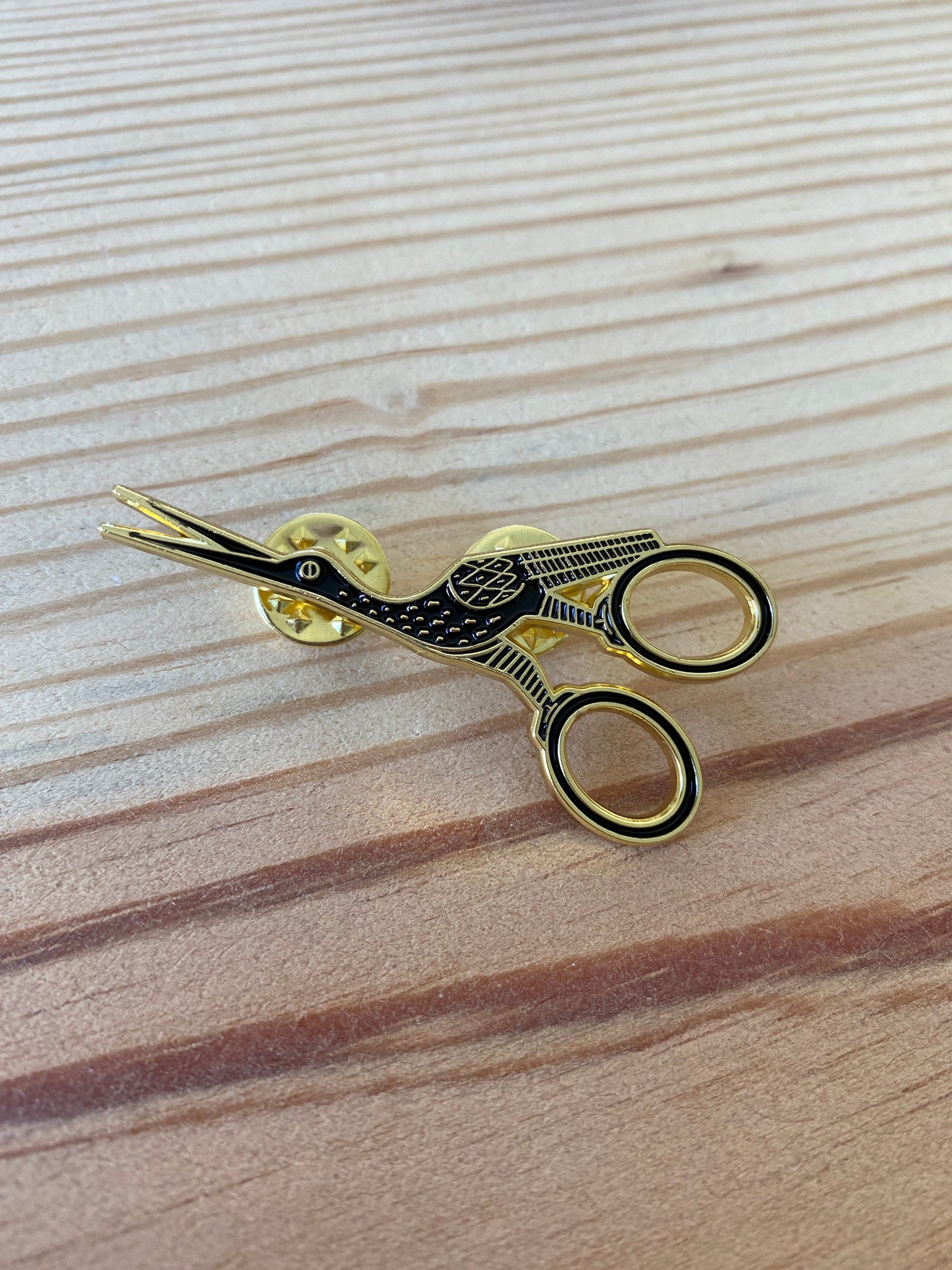 Stork Scissors Enamel Pin Embroidery Sewing Quilting Fiber - Etsy