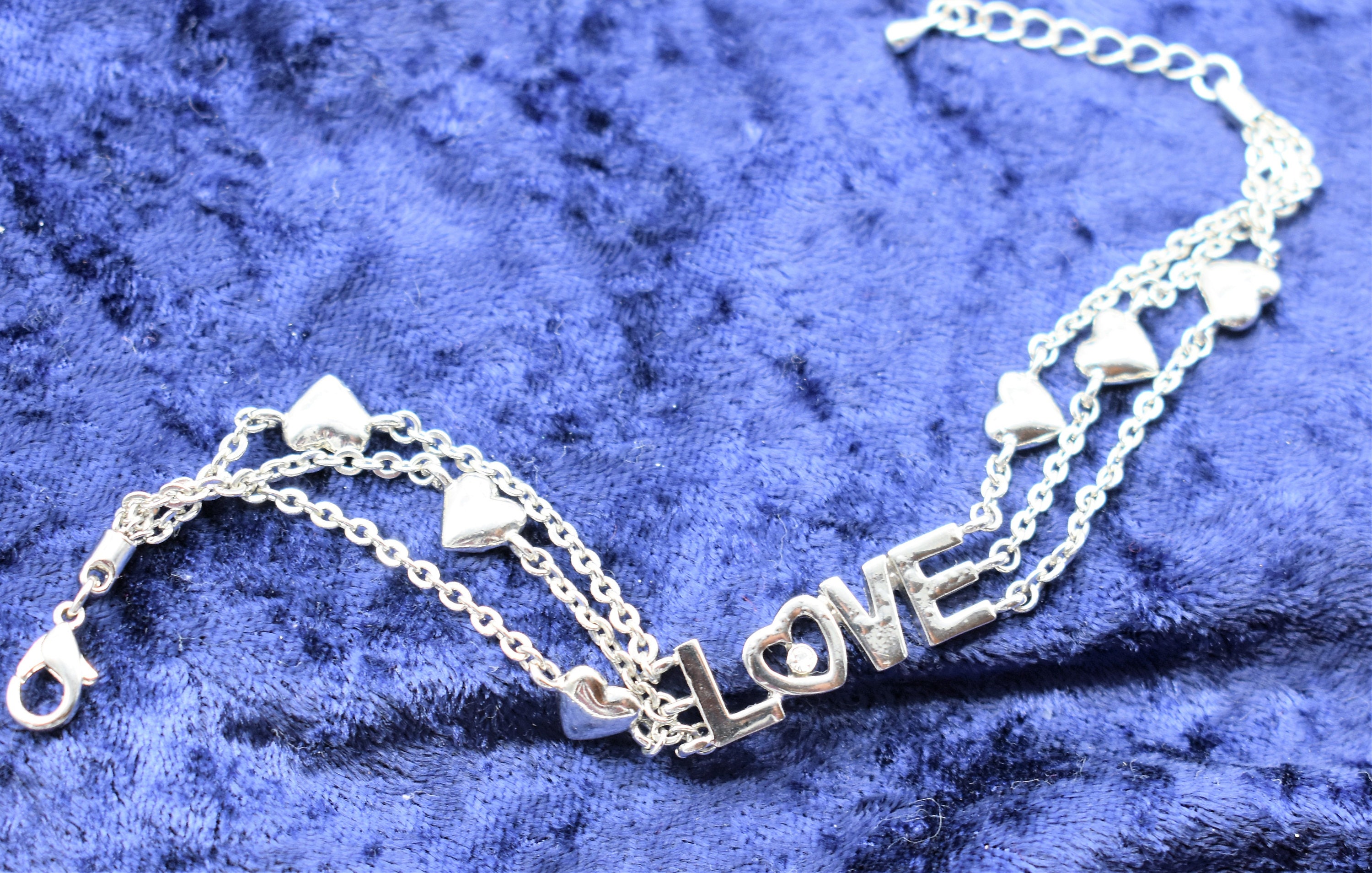 Love and Heart Bracelet - Etsy