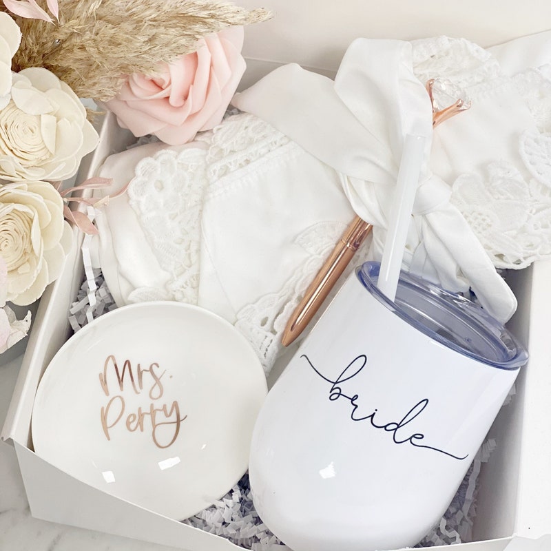 Bride Gift Basket - 60+ Gift Ideas for 2024