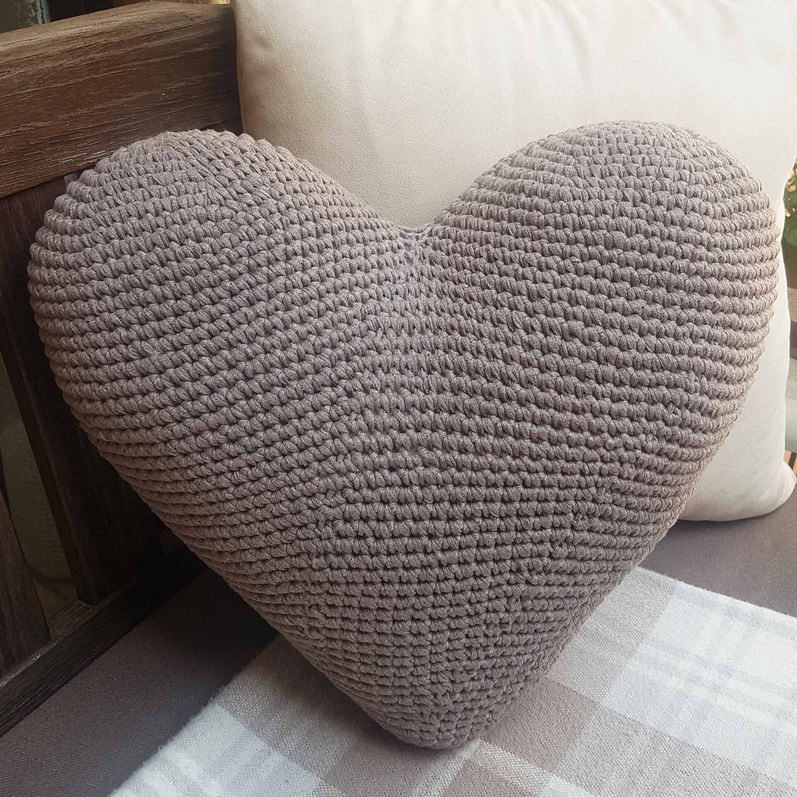 Crochet Heart Cushion Pattern - Etsy