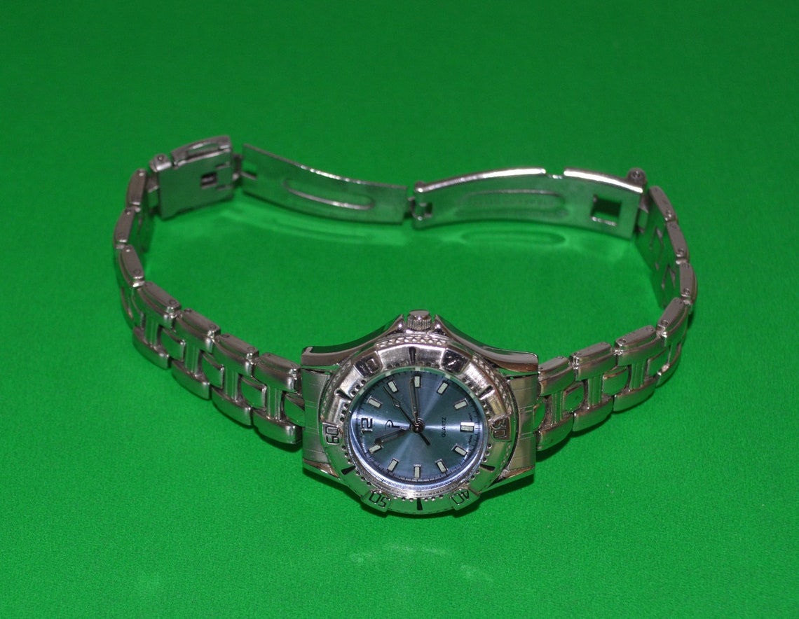 Watch-women's Pulsar Watch Vintage Silver Quartz New Battery - Etsy