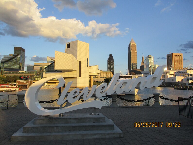 Cleveland Sign With the Skyline - Etsy