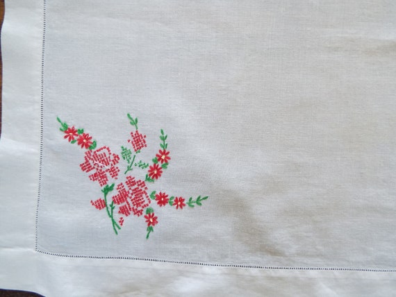 Vintage White and Red Rose Floral Linen Square Table Cloth | Etsy