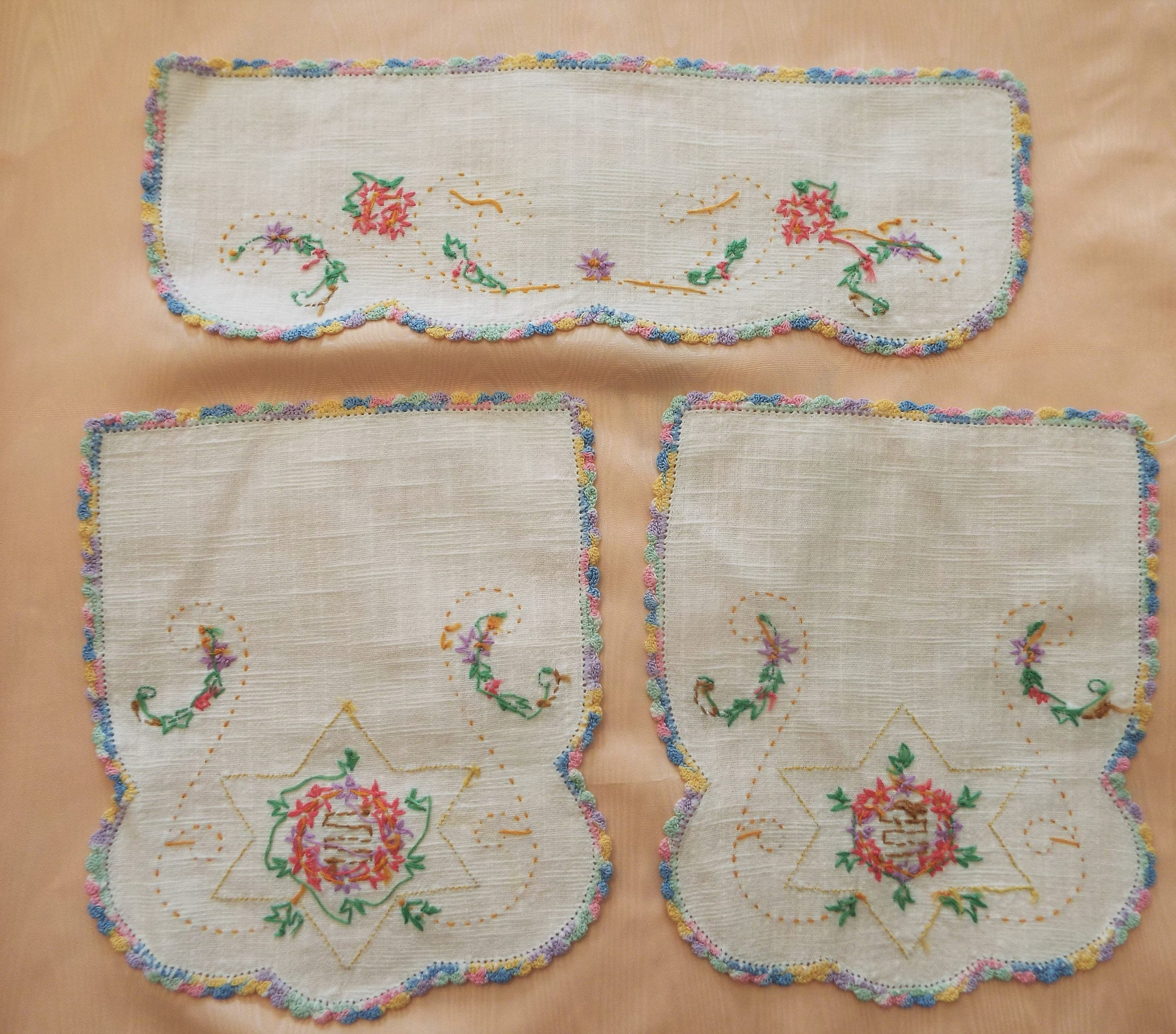 Set of 3 Vintage 1950's Vintage Doilies With Start and | Etsy