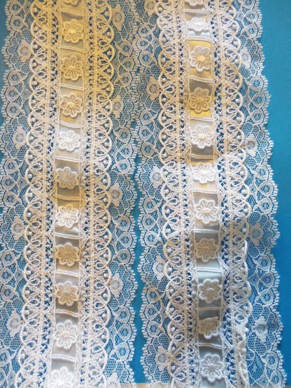 Vintage White Lace Daisy Floral Blue Satin Ribbon Lac… - Gem