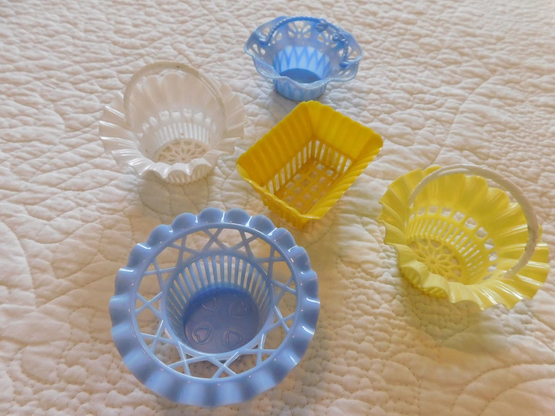 Set of Five Plastic 1960's Party Favor Baskets and Little Wagon Vintage ...