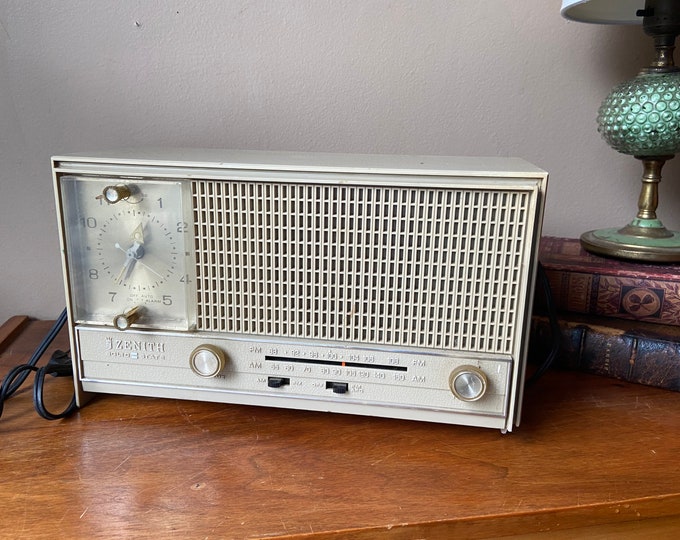 Zenith Clock Radio, Vintage 70's Electric Clock, Retro Radio, Mod Decor ...