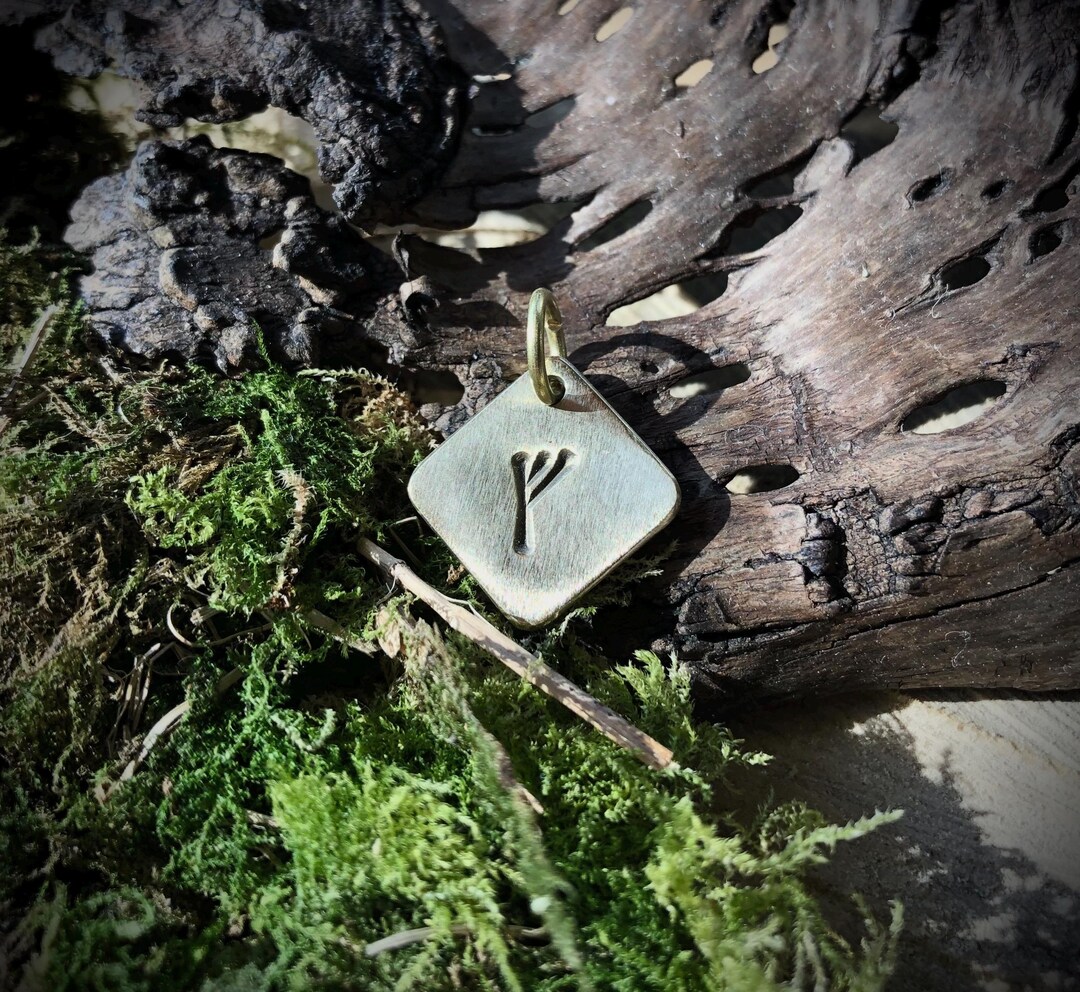 Fehu Fe F Rune Pendant Money and Abundance Talisman. Elder Futhark ...