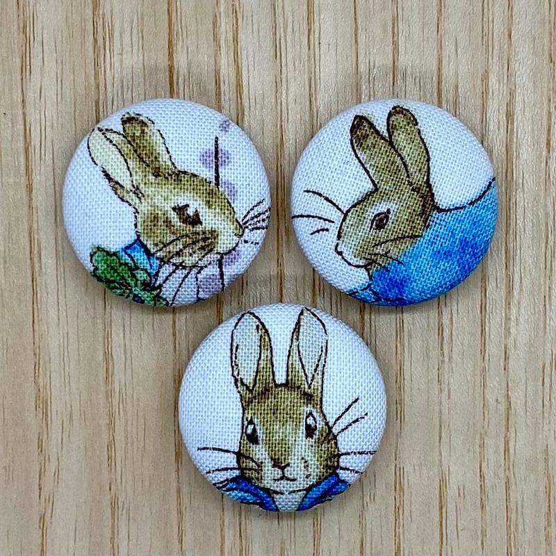 Peter Rabbit Brooch - Etsy UK