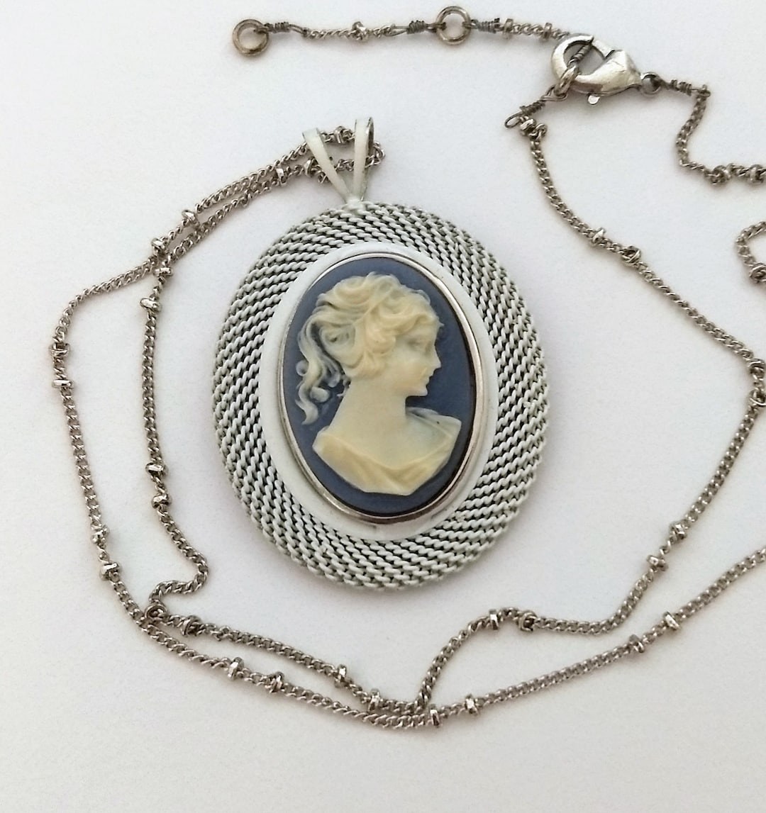 Unique Cameo Pendant Necklace/elegant Silver Crown and Blue Oval ...