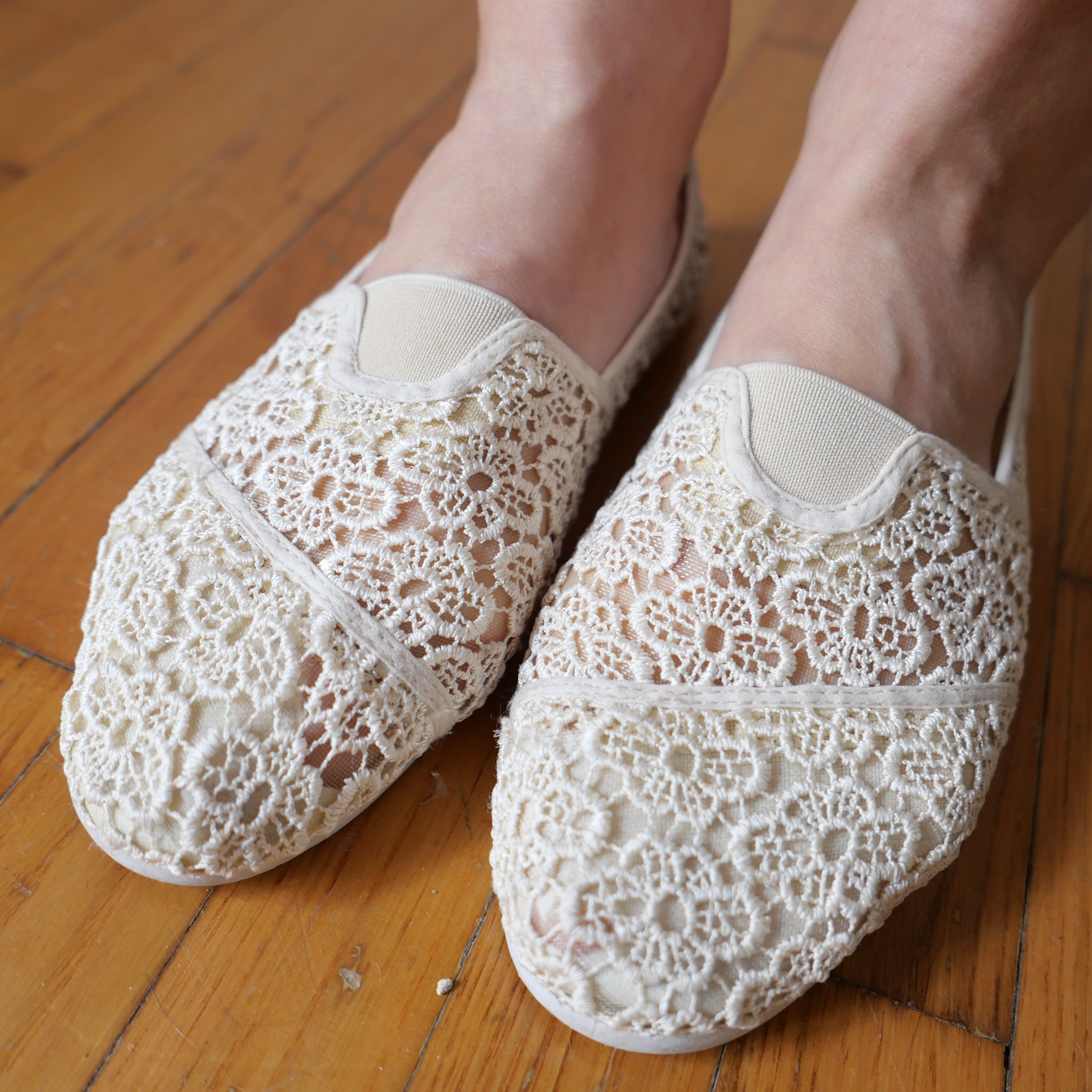 Vintage Lace Ballerinas Timeless off White Mesh Lace Toms Shape Shoes ...