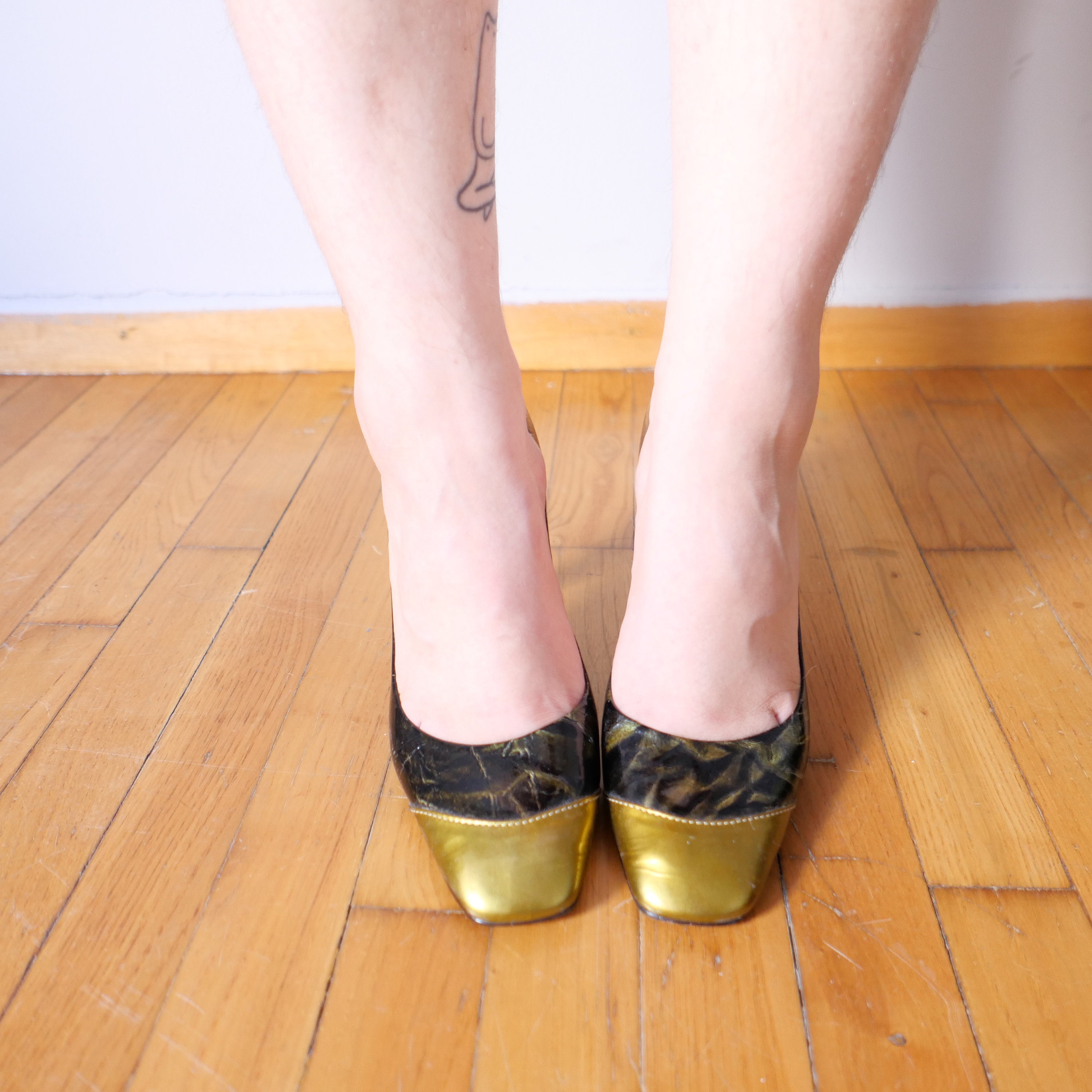Vintage 90s Pumps Classic Black Gold Leather Made in Brazil Label ...