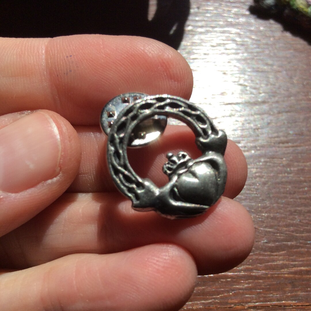 Irish Claddagh Brooch Pin Badge Tie Tack Claddagh - Etsy