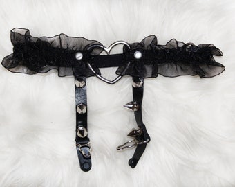 Goth garter | Etsy